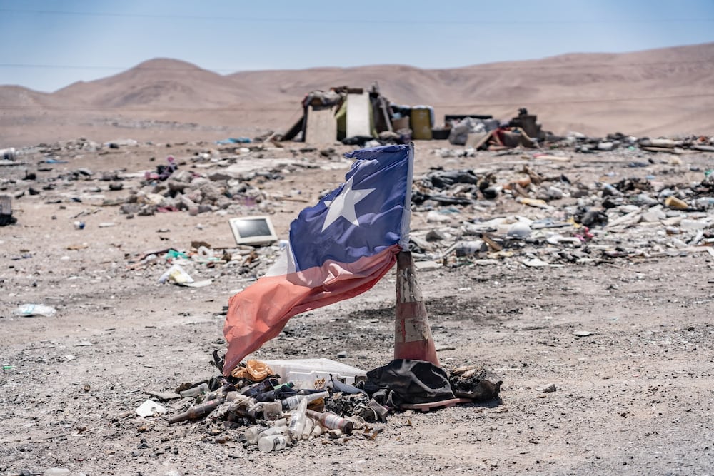 Las montañas de ropa se esfumaron del desierto de Atacama, pero el ...
