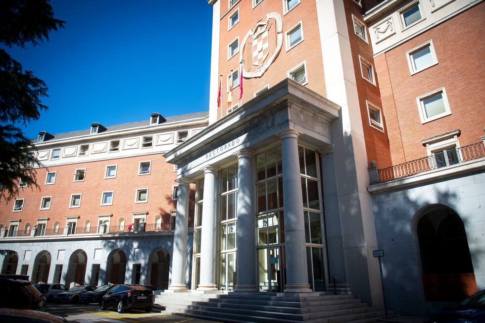 La Complutense comunica a sus facultades que tienen que gastar un 30% ...