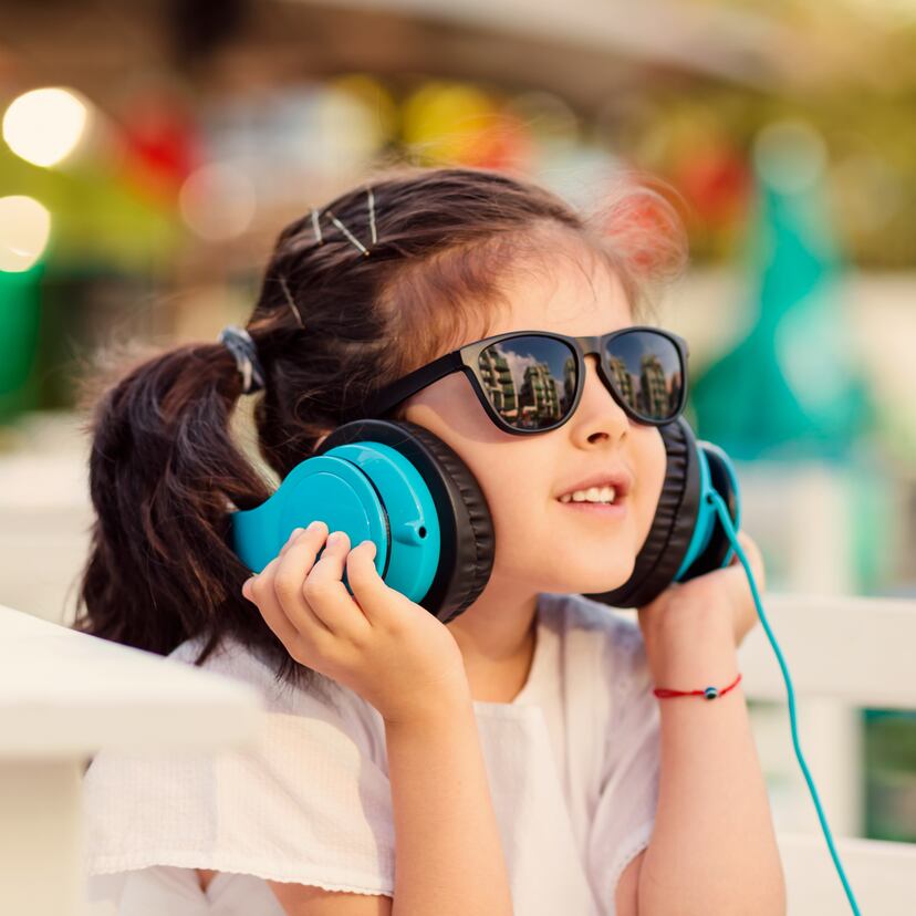 Los beneficios de escuchar pódcast junto a tus hijos | El PAÍS Exprés ...