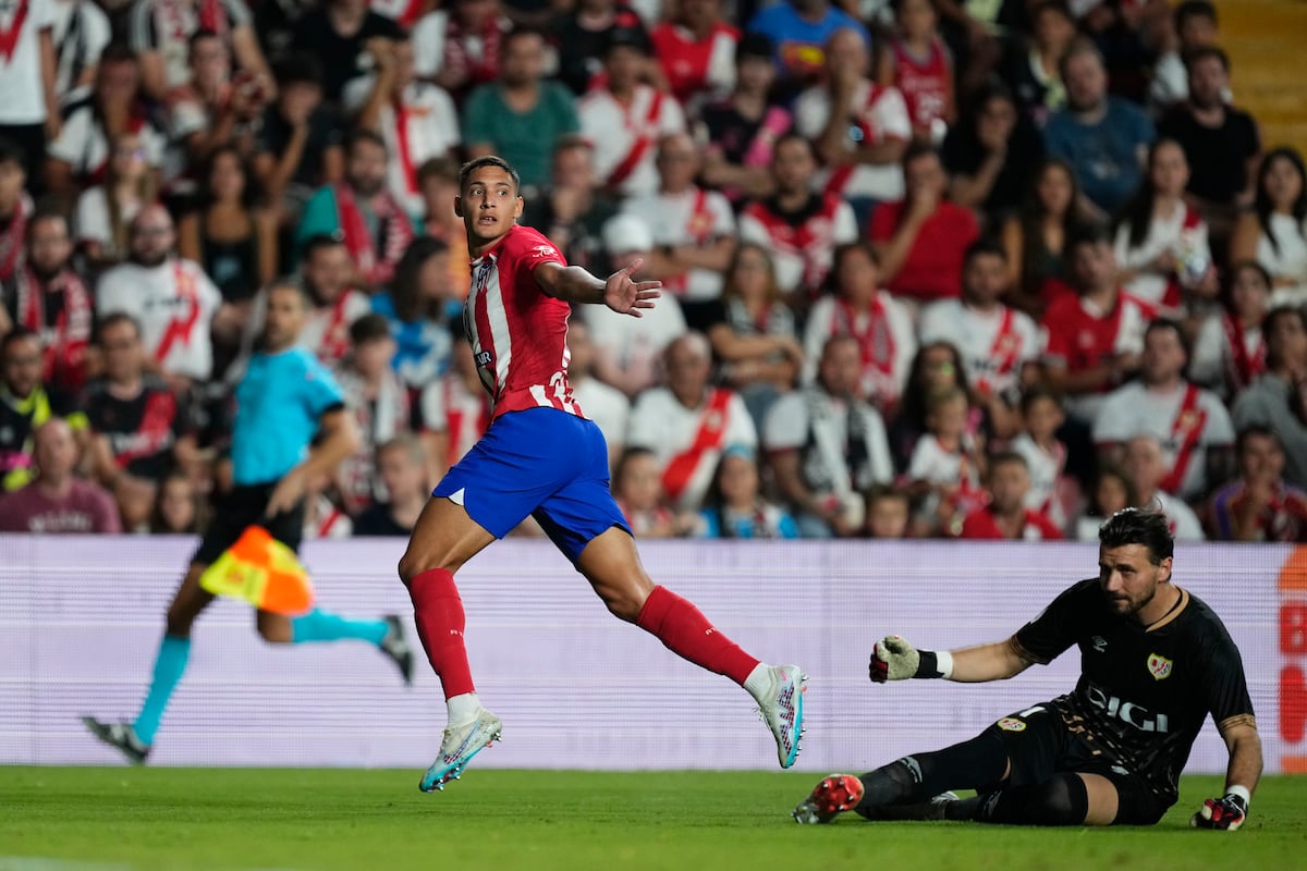 El Atlético saca el fusil en Vallecas | Fútbol | Deportes | EL PAÍS