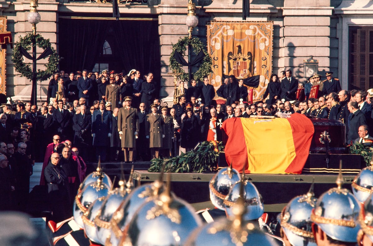 50 años de la muerte de Franco: 12 horas trepidantes: el principio del ...
