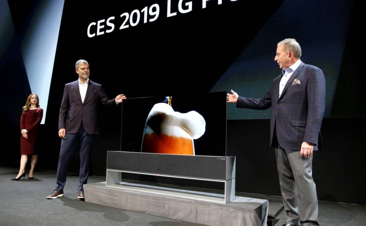 Teles enrollables, que cambian de forma, portátiles con doble pantalla ...