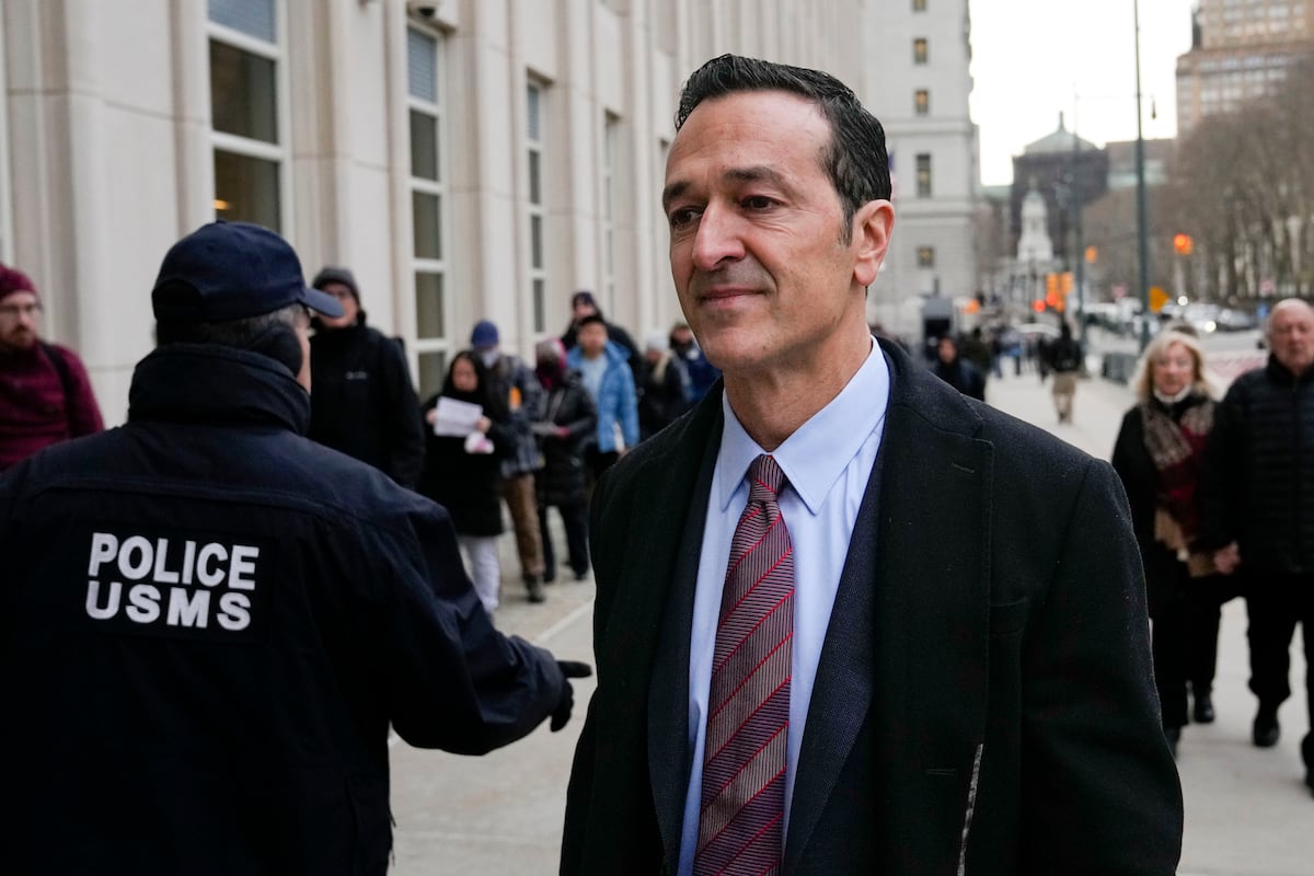 Federal judge throws out convictions of former Fox executive and ...