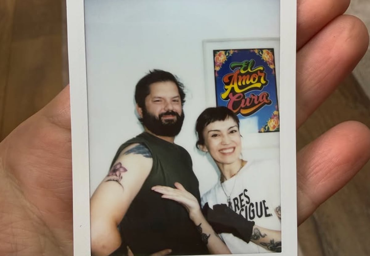 Gabriel Boric homenajea a su hija Violeta con un tatuaje | EL PAÍS Chile