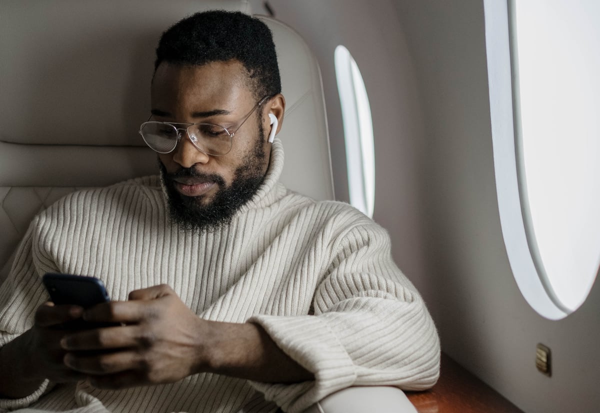 Europe says goodbye to ‘airplane mode’: Passengers can talk on the ...