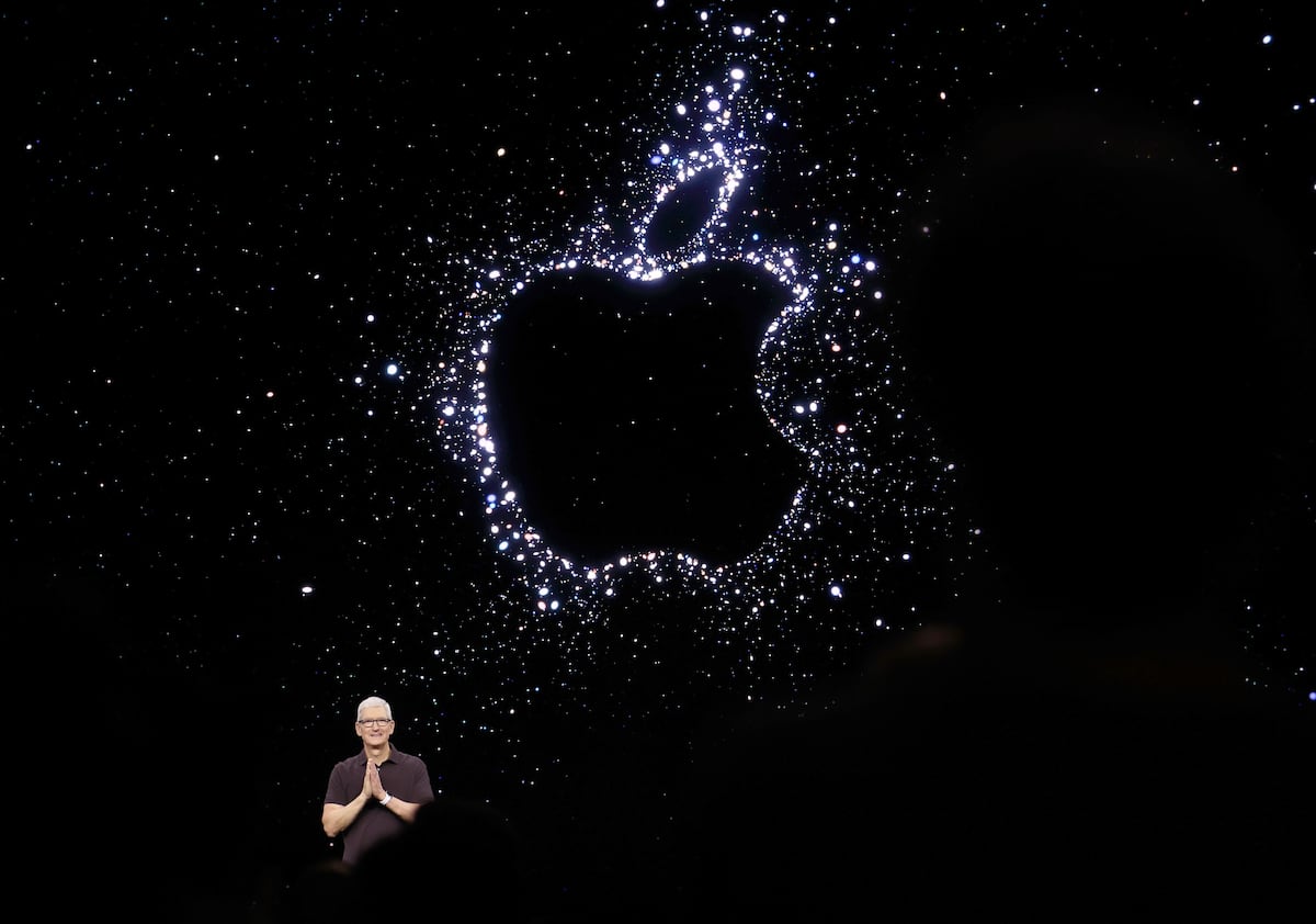 Keynote: Apple unveils new products with added features: Bigger iPhones ...