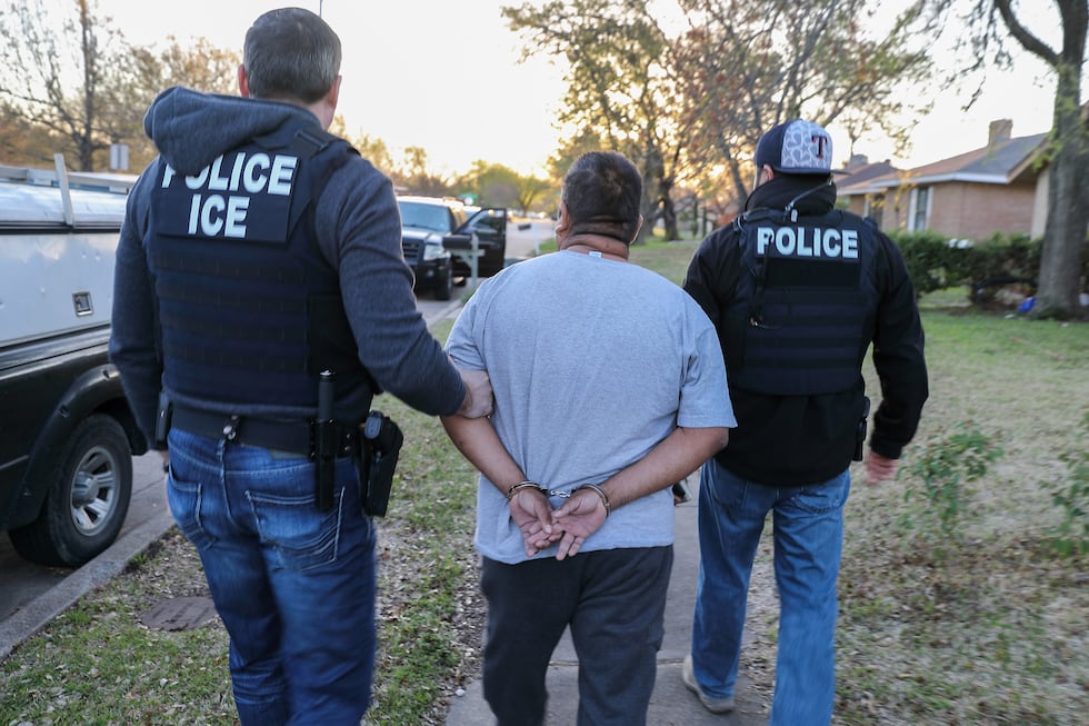 Cases of civilians posing as ICE agents to detain migrants are on the ...