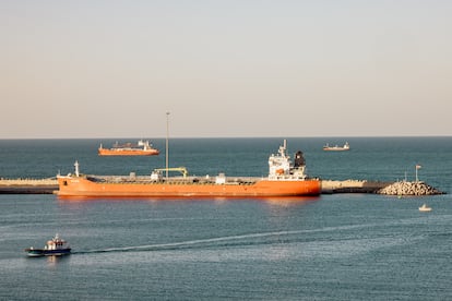La AIE alerta de que las reservas de crudo entrarán en “zona roja” en ...