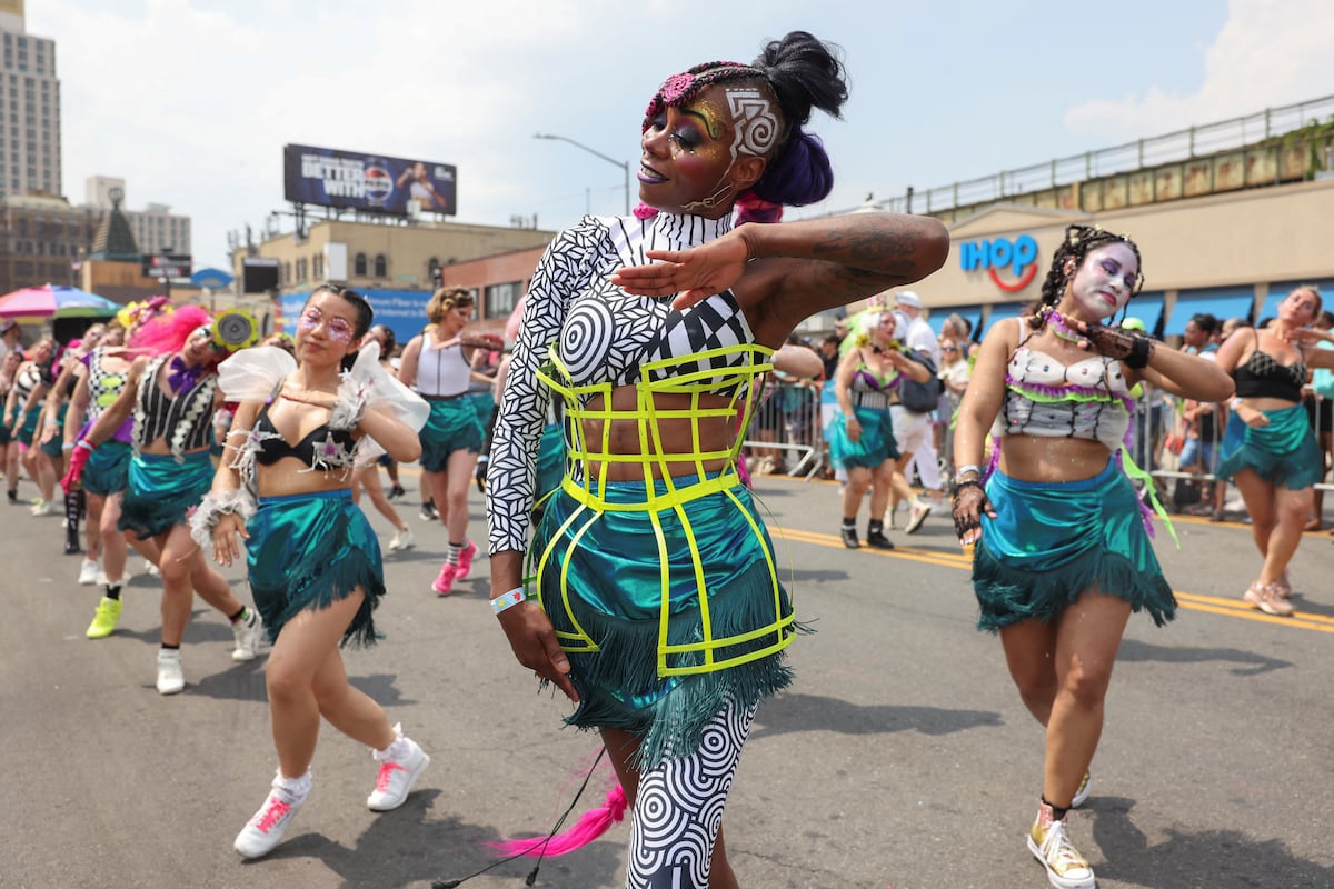 La Mermaid Parade, uno de los desfiles artísticos más grandes y ...