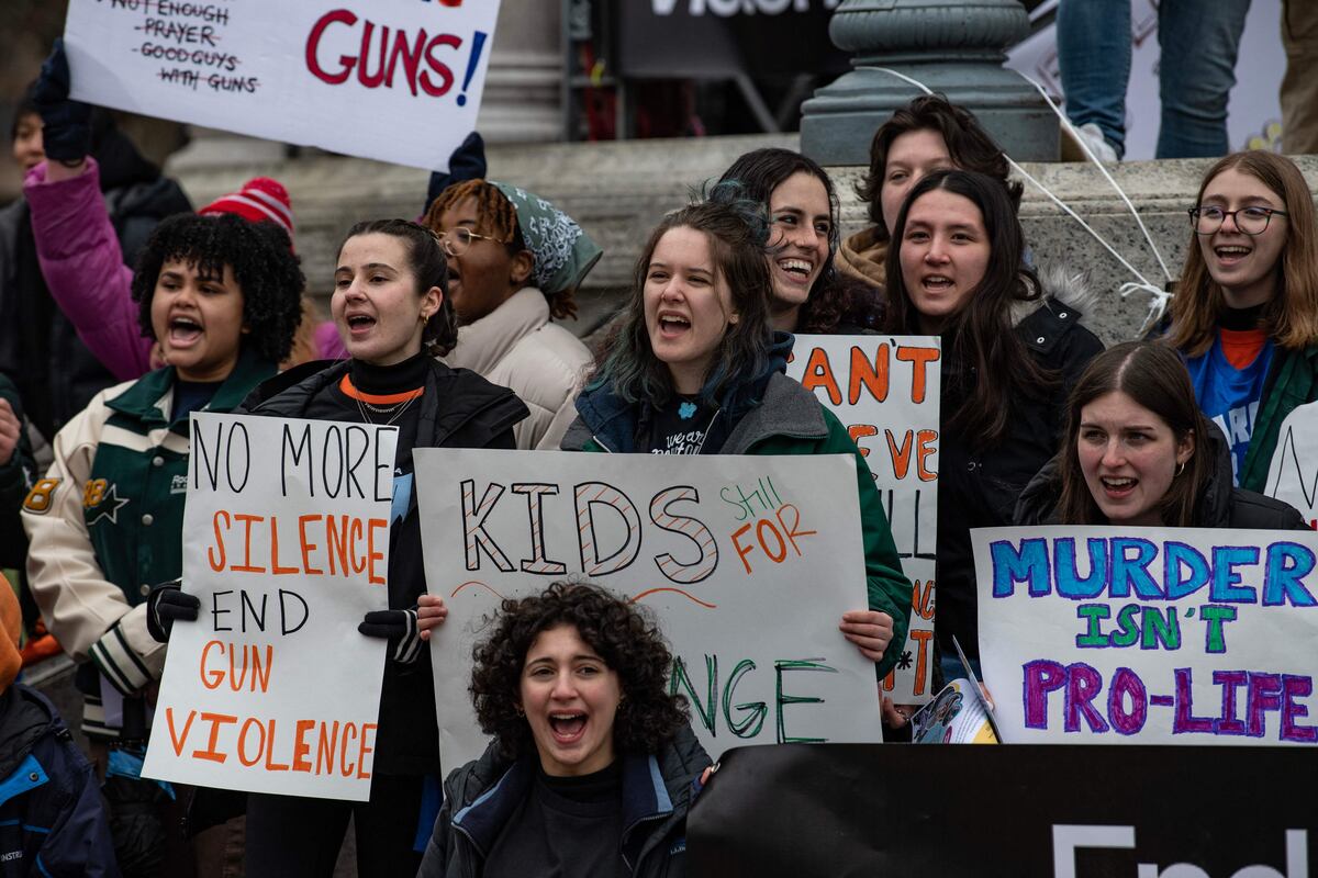 Permit to buy handgun no longer required in North Carolina | U.S. | EL ...