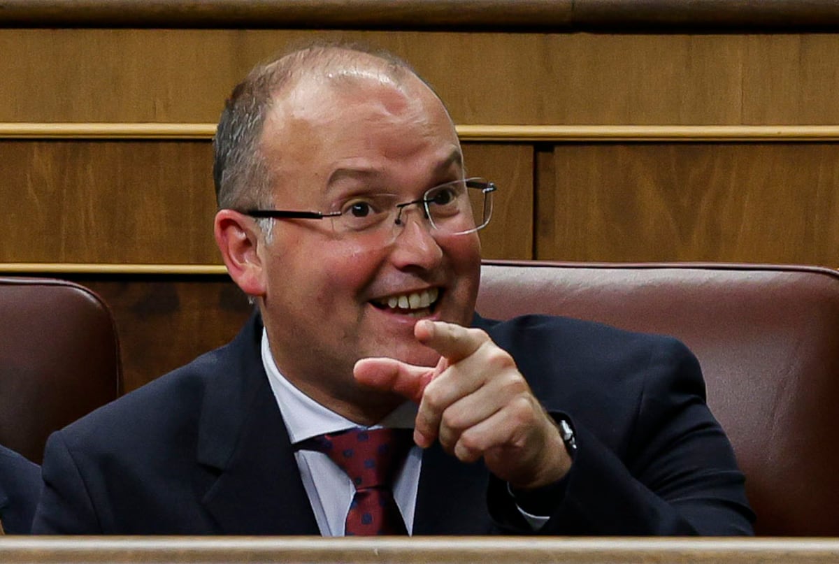 PP: La transformación política de Miguel Tellado: así se forjó el brazo ...