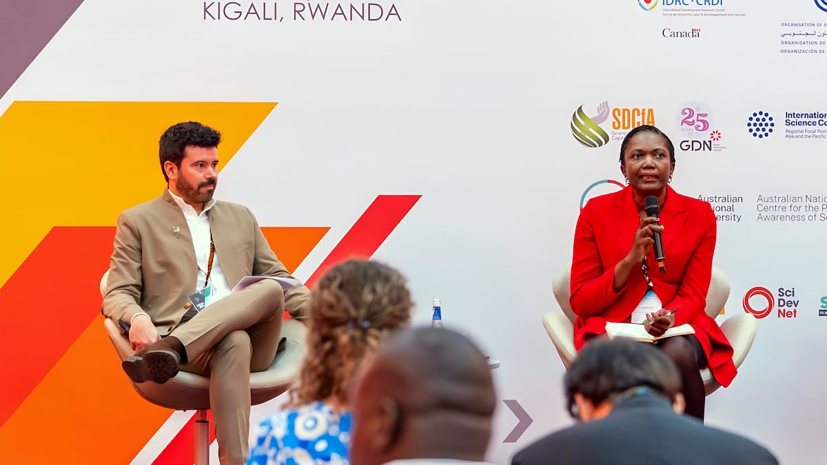 Alexis Roig: The creator of the ghost summit of Nobel winners also made ...