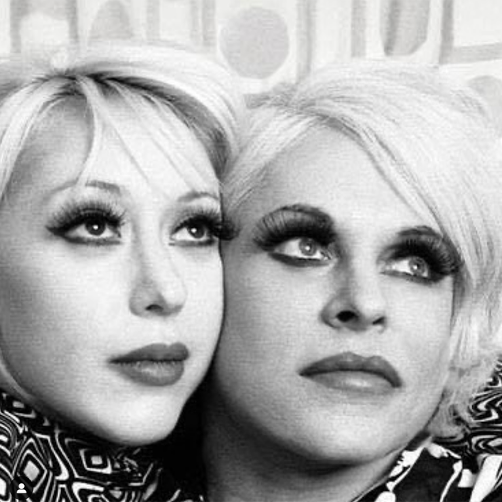 Recurrieron a la cirugía para convertirse en la misma persona: el ...