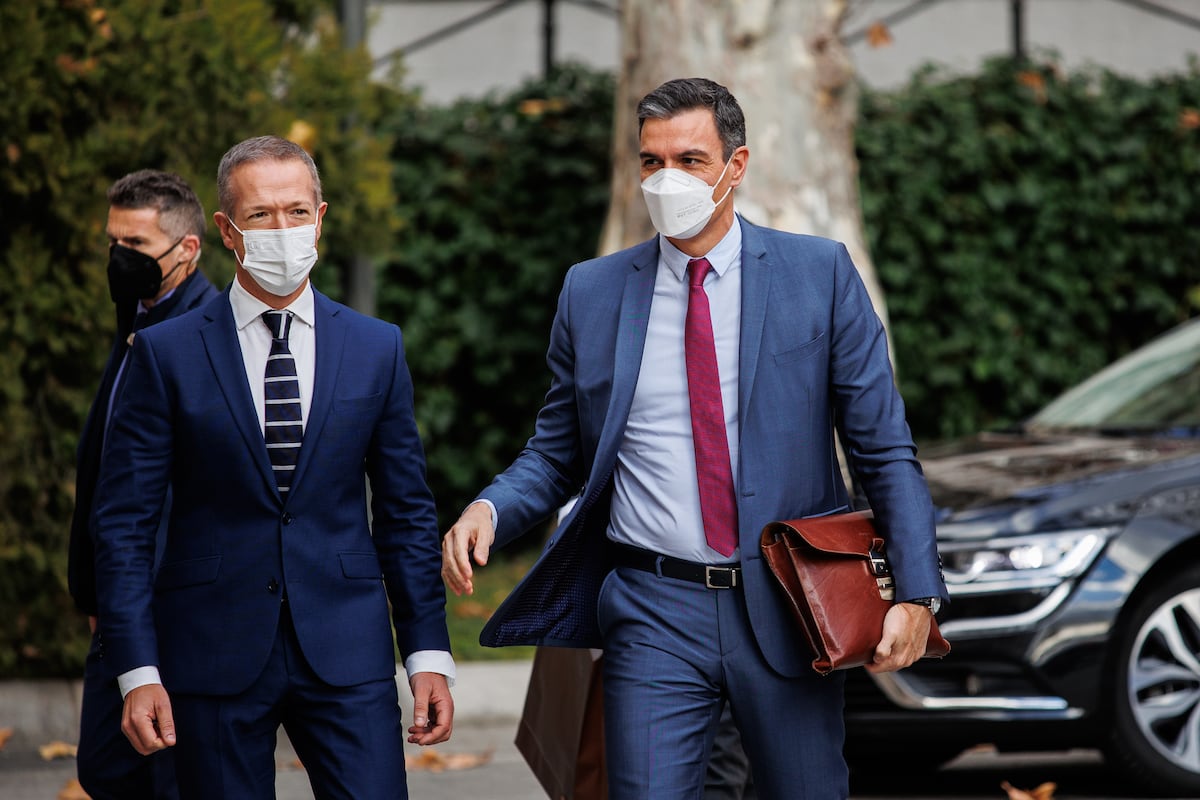 Covid in Spain: Spain to introduce mandatory outdoor masking against ...