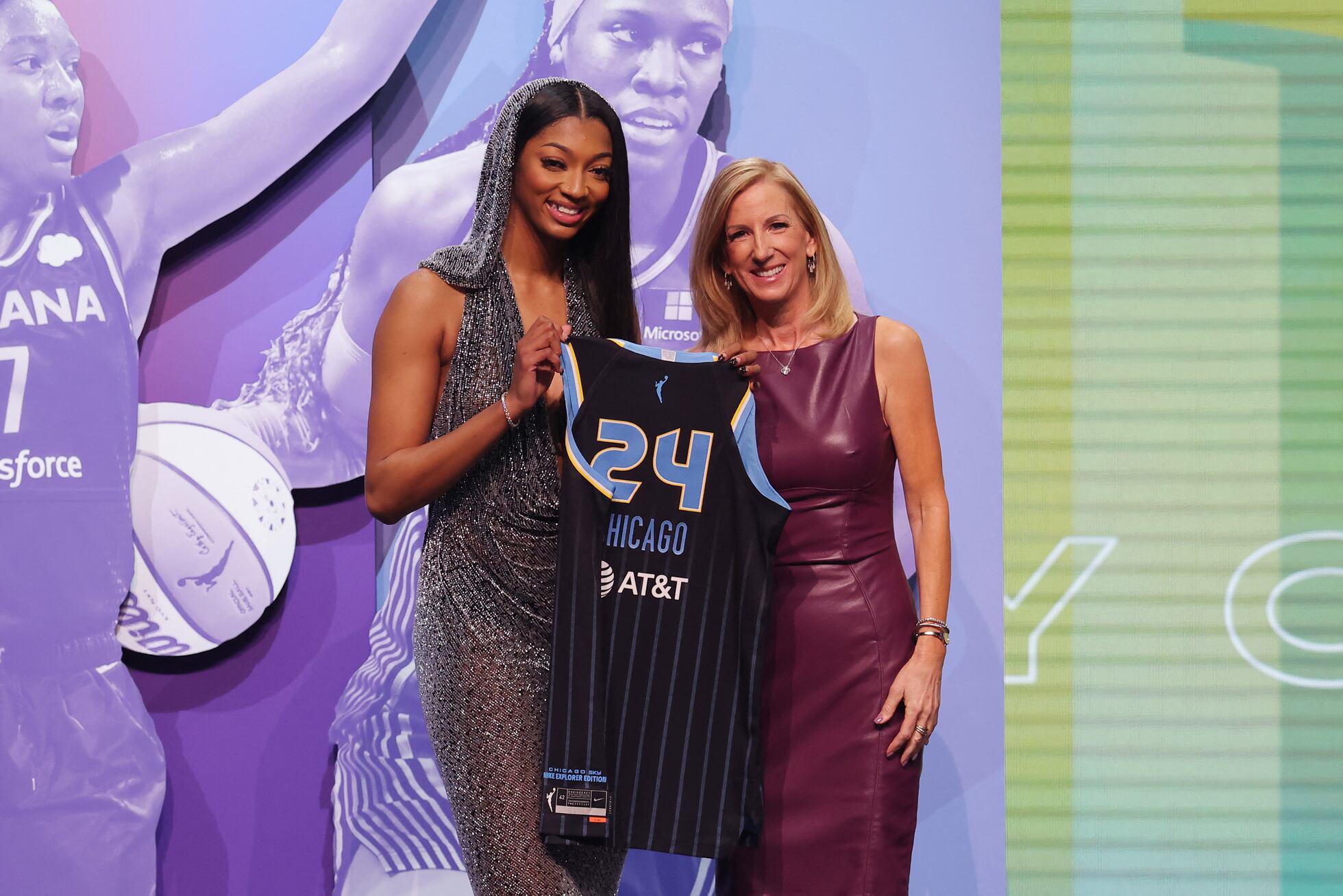 Indiana Fever elige a Caitlin Clark como número uno del ‘draft’ de la ...