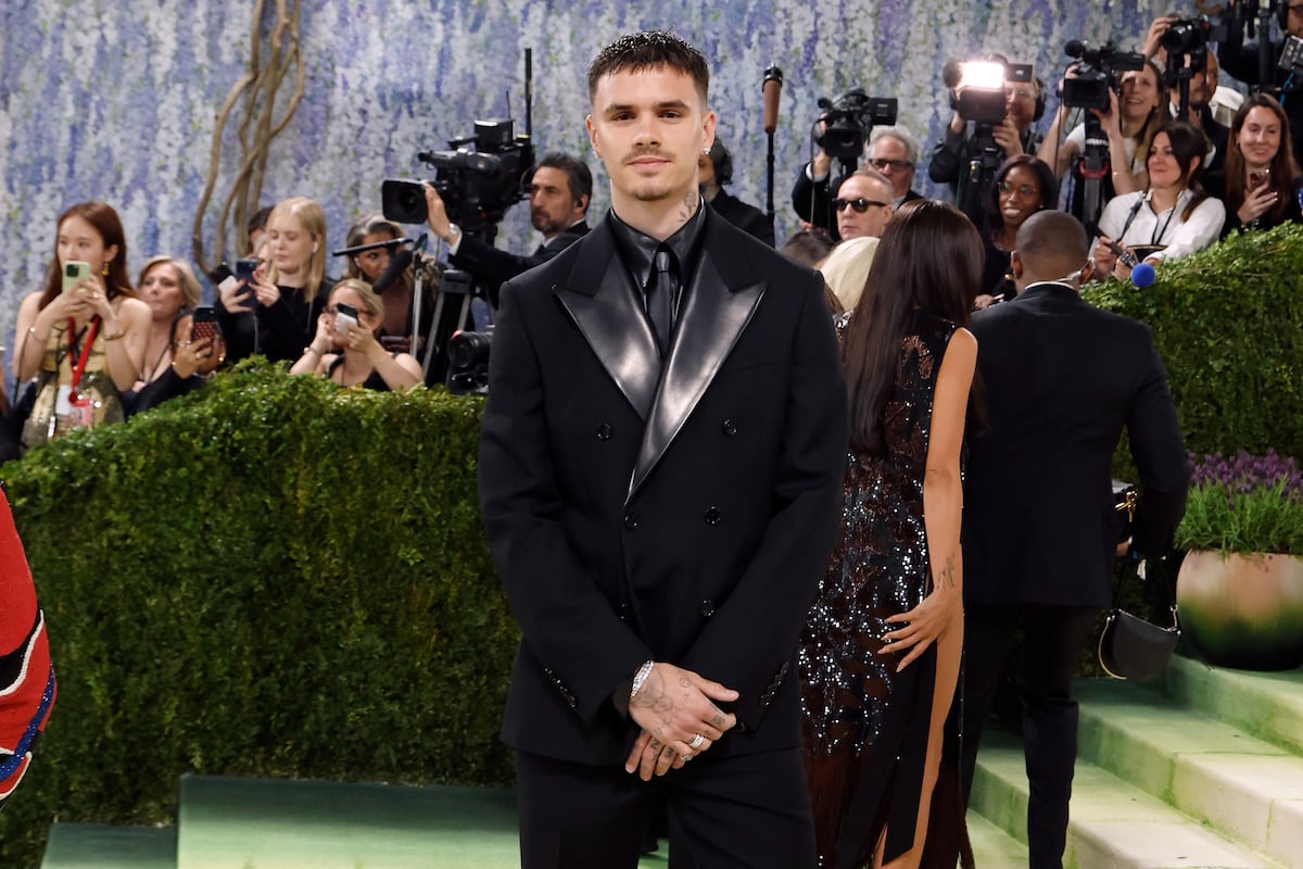 Romeo Beckham fusiona su pasión por el fútbol y la moda en su nueva ...