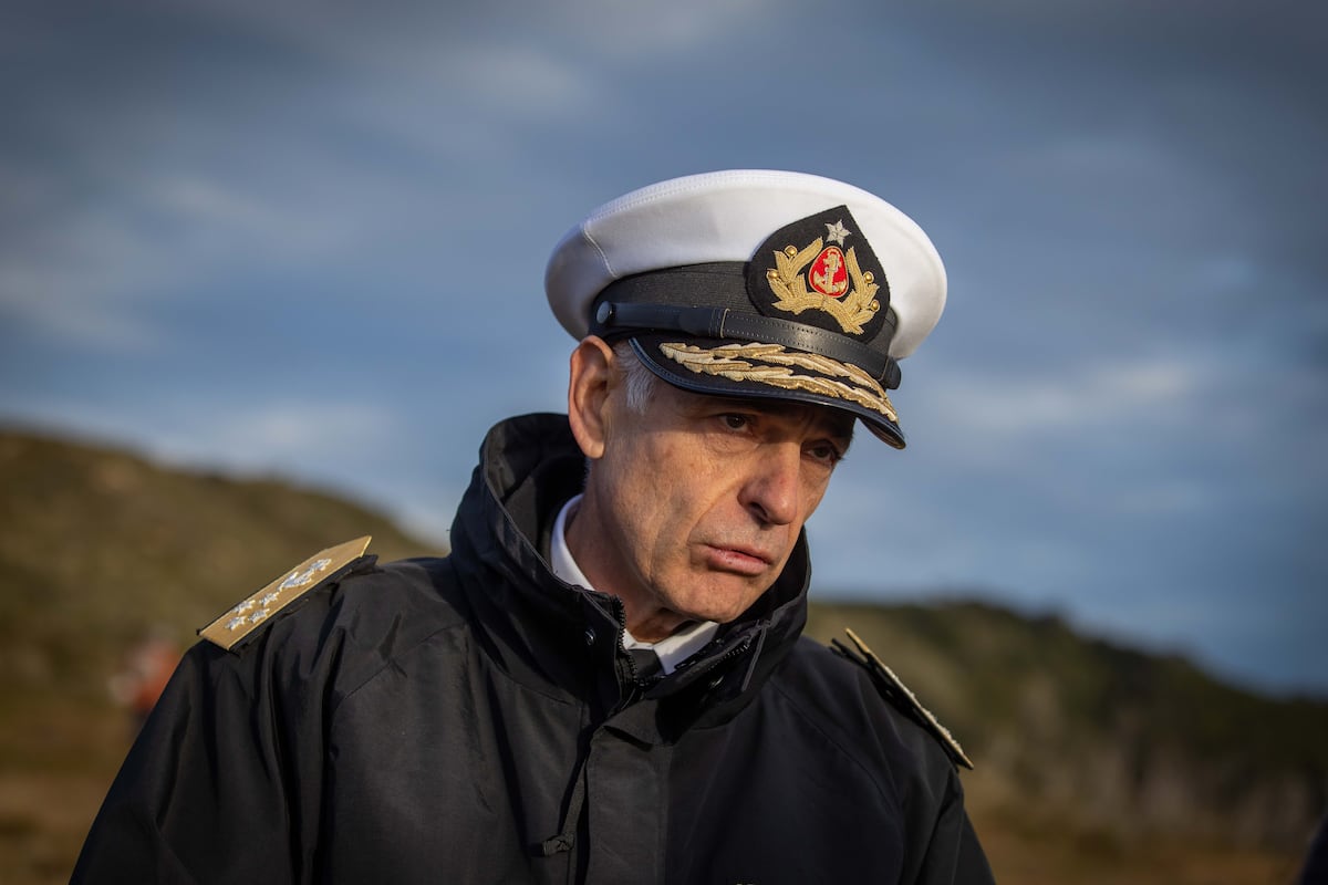 Juan Andrés de la Maza: El jefe de la Armada chilena: “El quiebre de la ...