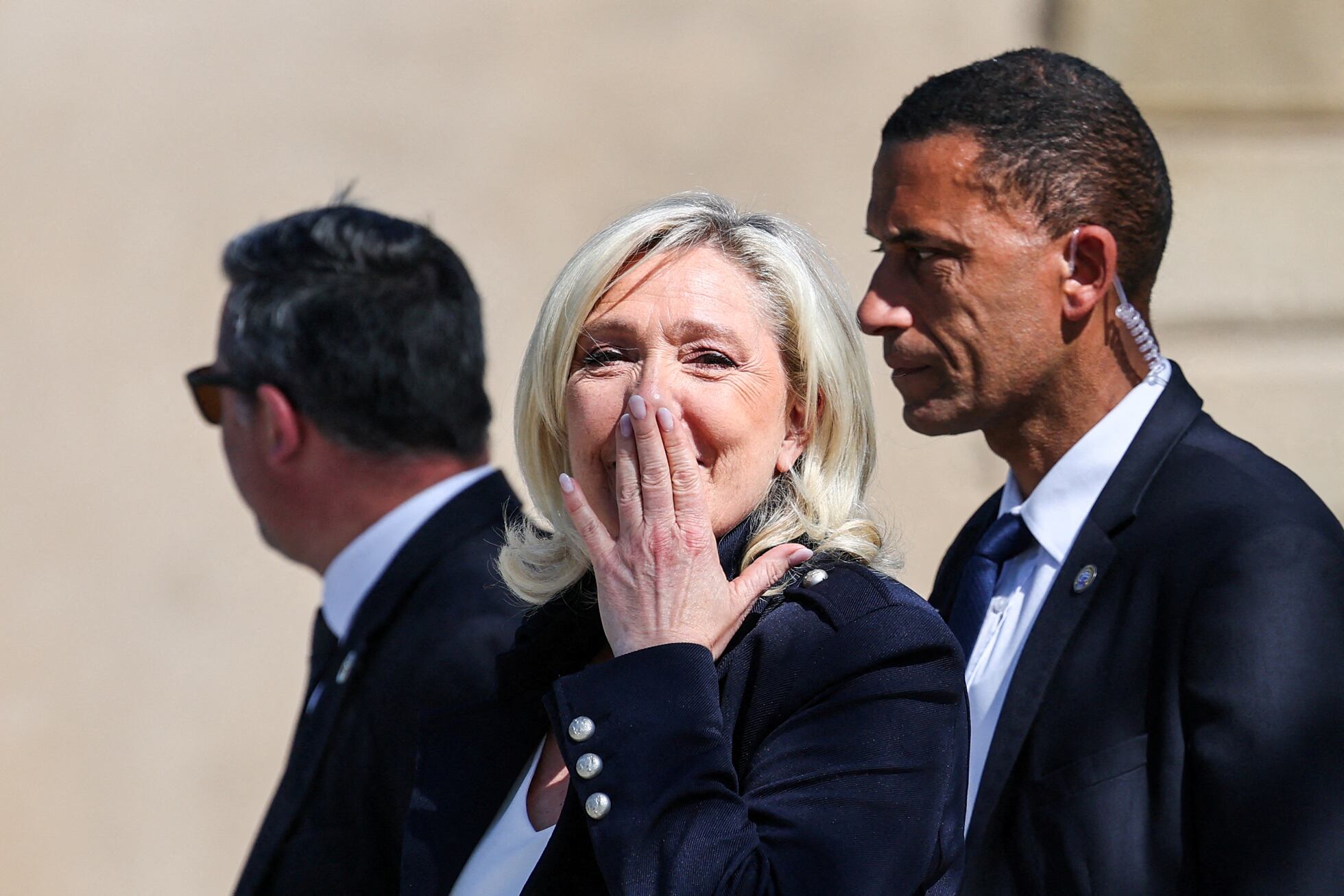 Marine Le Pen, en la manifestación de la ultraderecha contra su condena ...