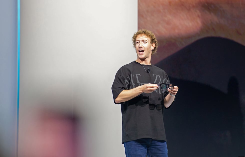 Mark Zuckerberg’s image makeover: Why the Meta CEO no longer dresses ...