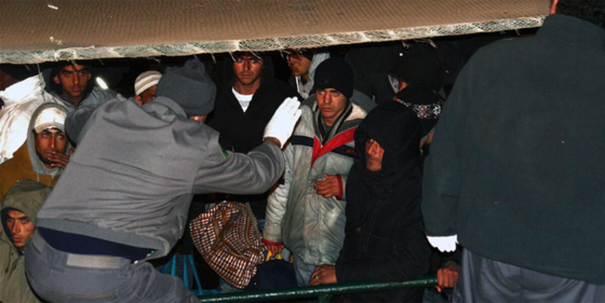 Cerca de 3.000 tunecinos desembarcan en Lampedusa en 48 horas ...