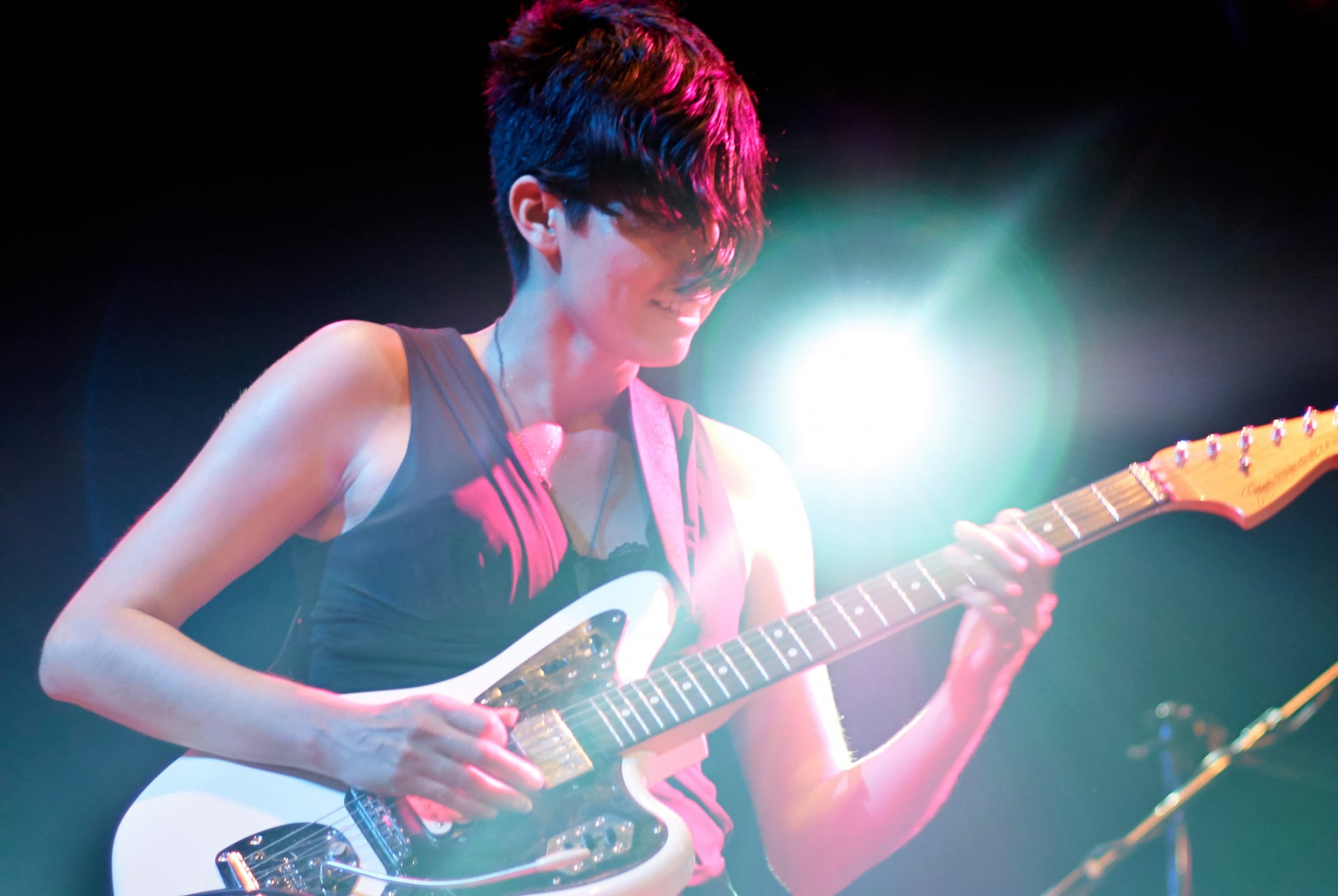 Twisting the six strings: Guitars are once again electrifying jazz ...