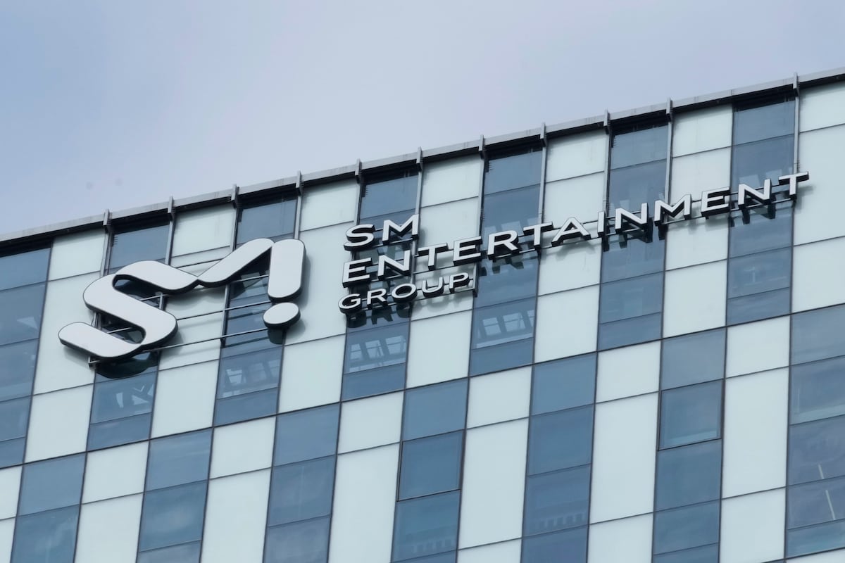 Kakao offers to buy 35% of K-pop firm SM in growing battle | Economy ...