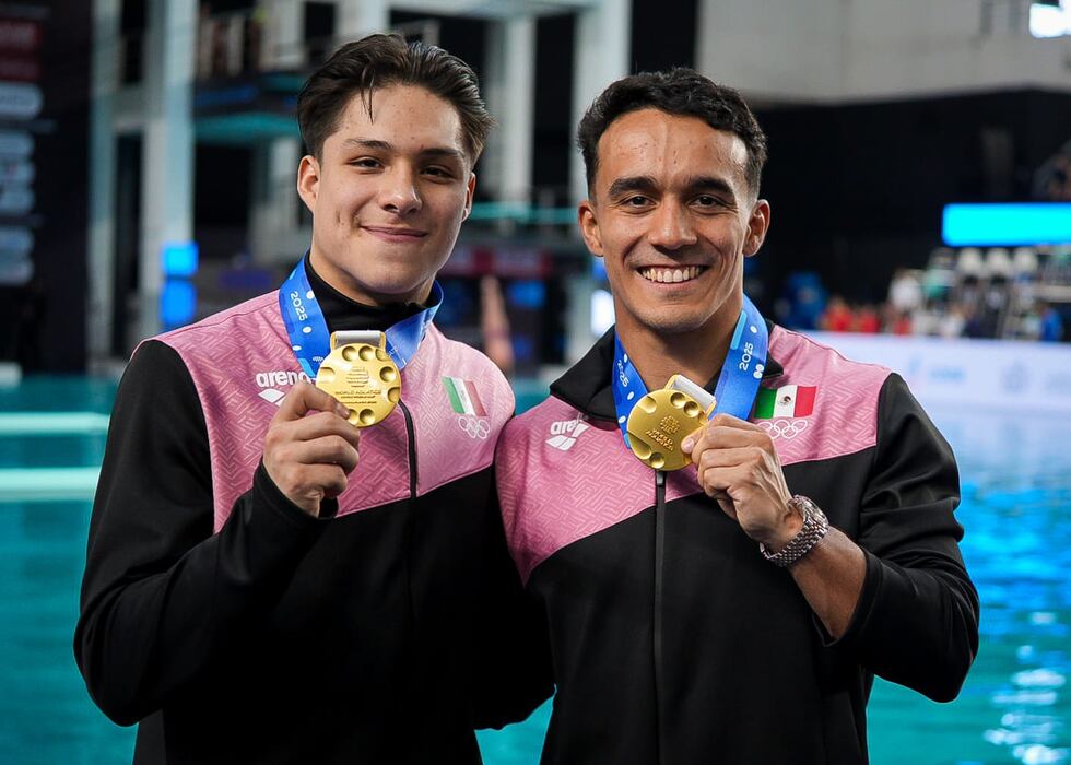 Osmar Olvera y Juan Celaya se cubren de oro en el Mundial de clavados ...