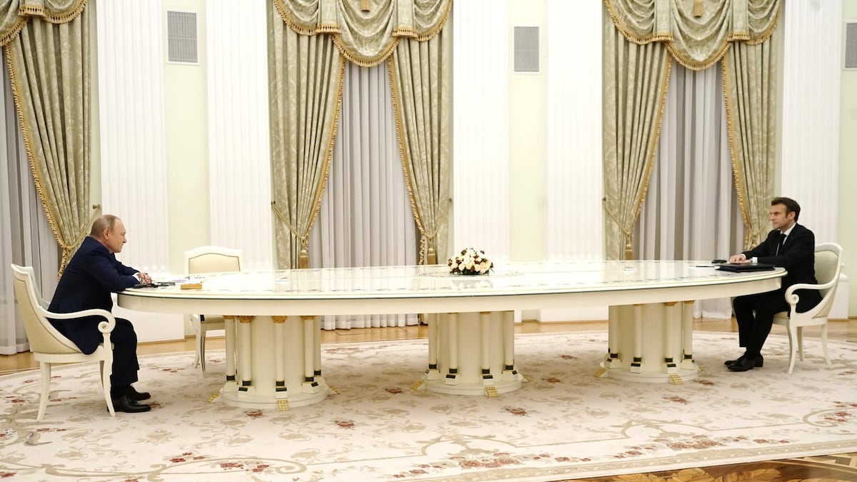 Russia: The long history of Putin’s giant conference table ...