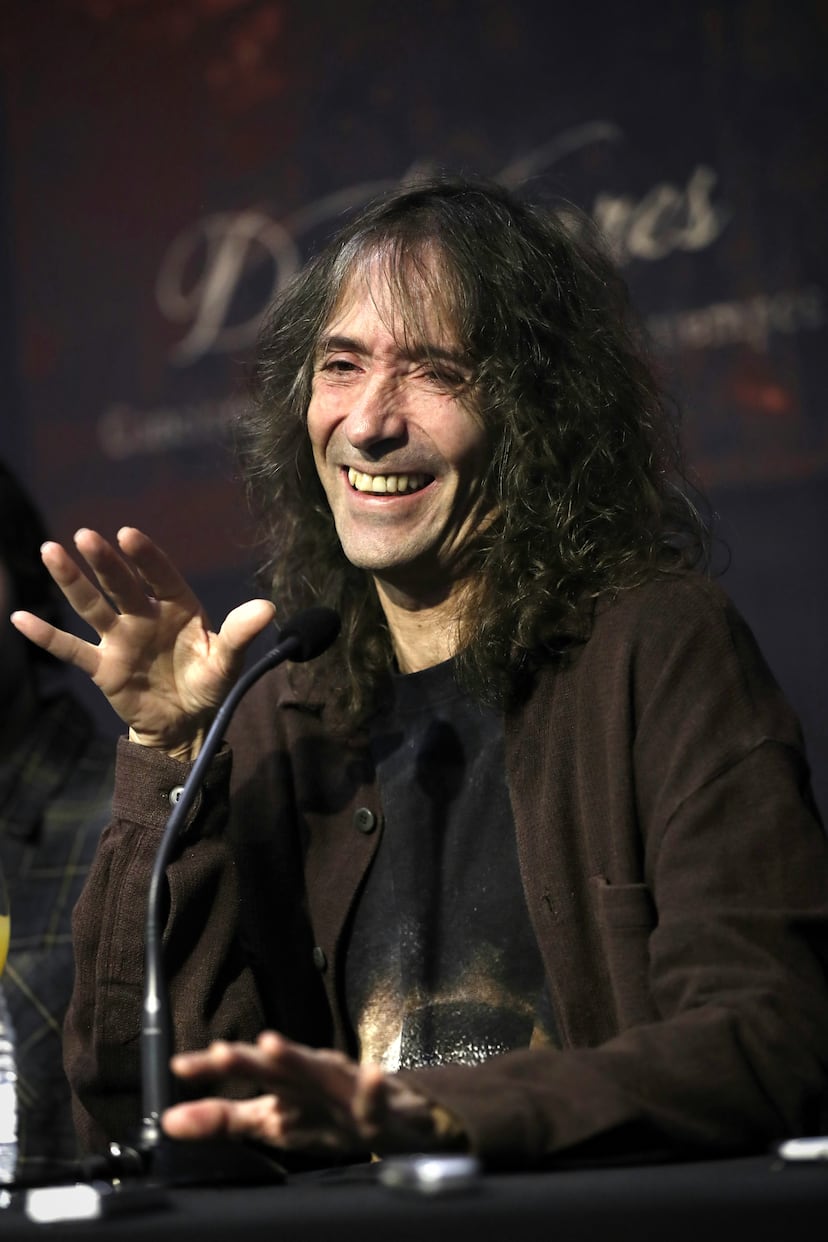 Muere Robe Iniesta, fundador de Extremoduro y figura central en la ...