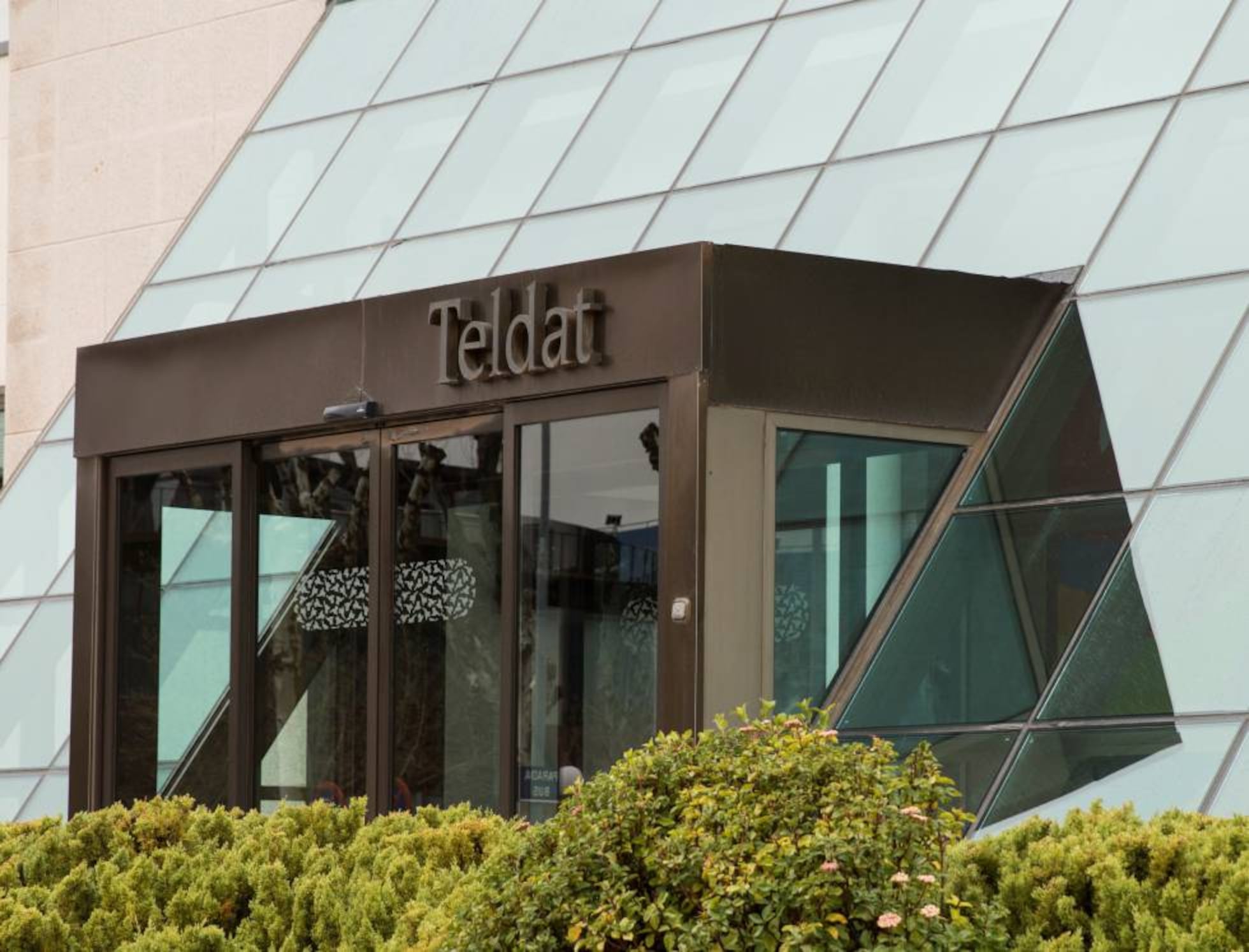 Teldat, la pequeña teleco que escogen las más grandes | Empresas ...