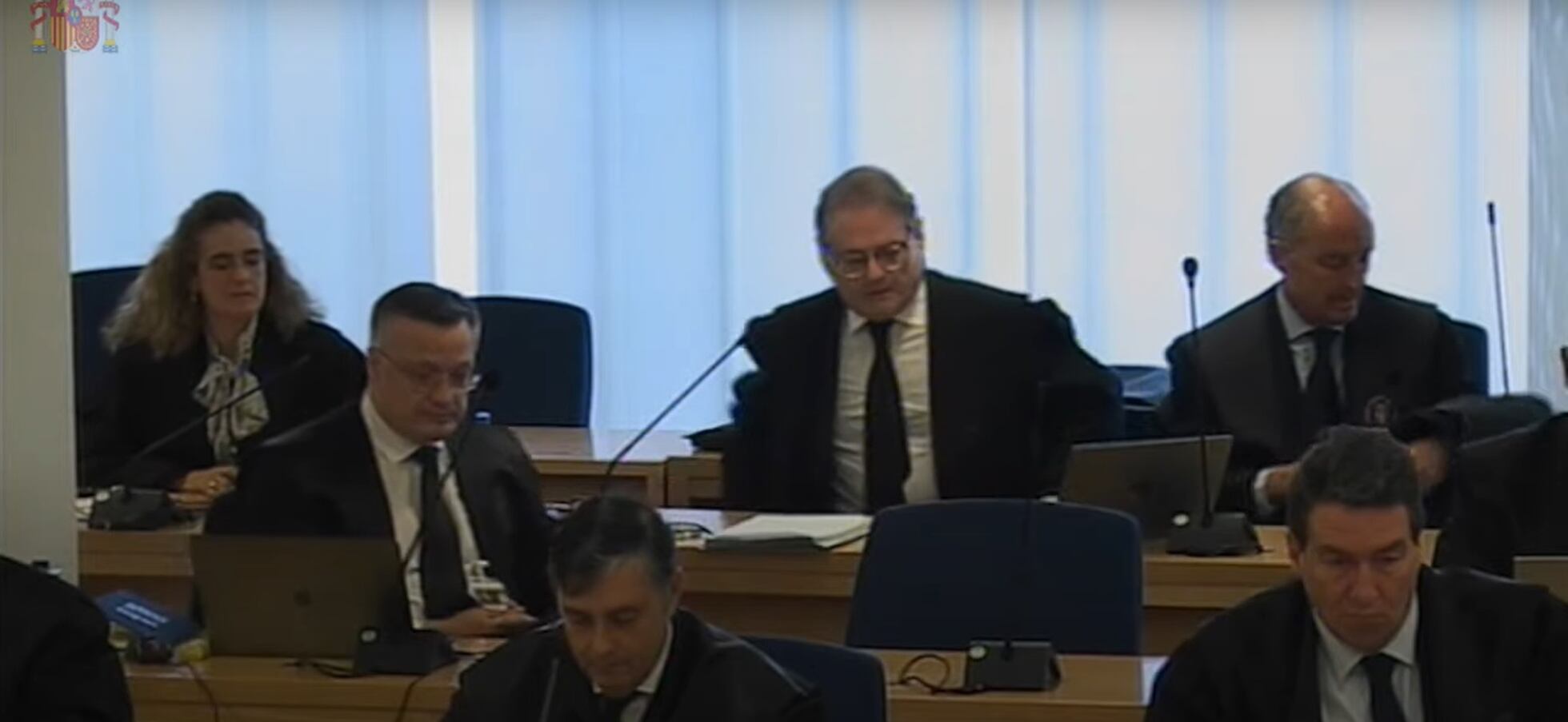 Gürtel: El tribunal obliga a Camps a sentarse en primera fila del banquillo tras la denuncia de ...