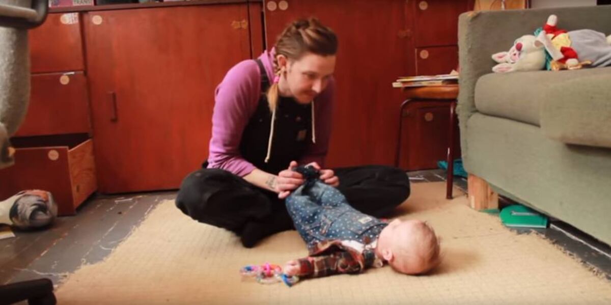 La historia de Searyl Atli, el bebé cuyo progenitor quiere criar sin ...