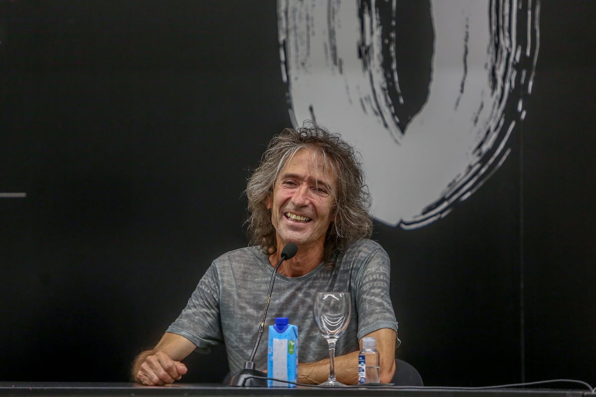 Robe Iniesta anuncia nueva gira en solitario | Cultura | EL PAÍS