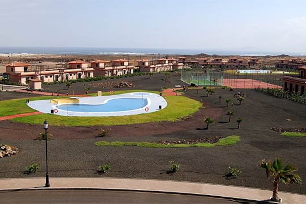 Chalés construidos en la urbanización Origo Mare | España | EL PAÍS