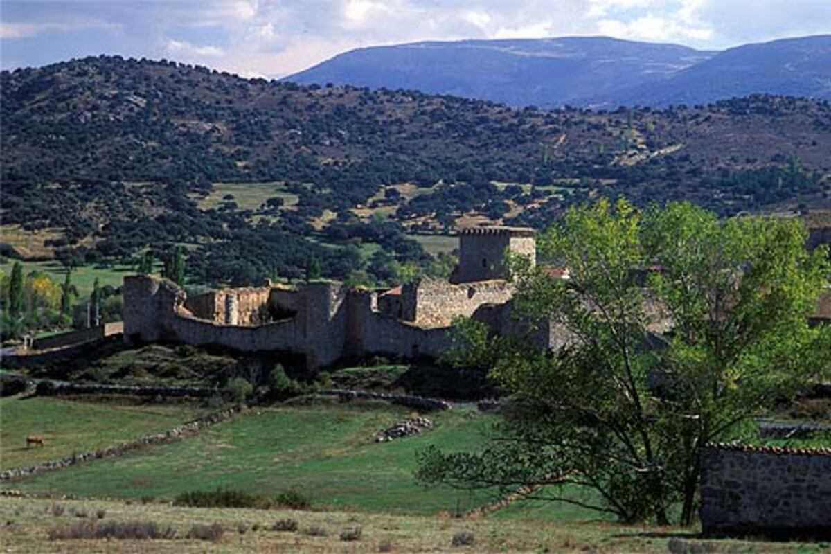 El Castillo-Palacio de Bonilla de la Sierra | El Viajero | EL PAÍS