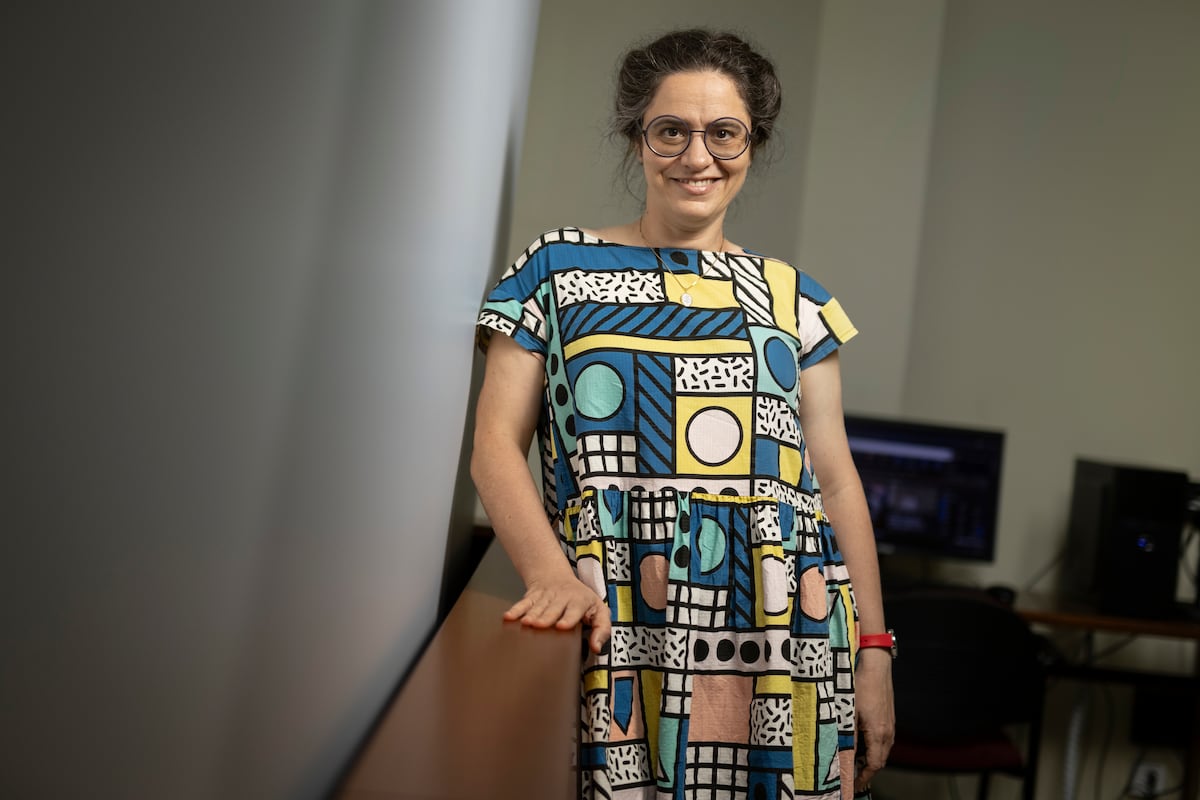 Agnes Callard, la filósofa socrática que vive en ‘trieja’ con su ex y su marido: “A la gente le ...