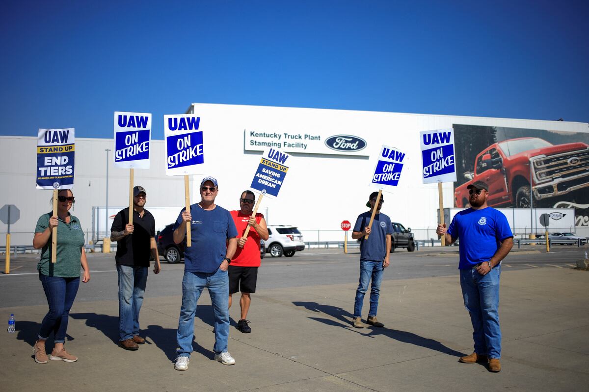 UAW appears to be moving toward a potential deal with Ford that could ...