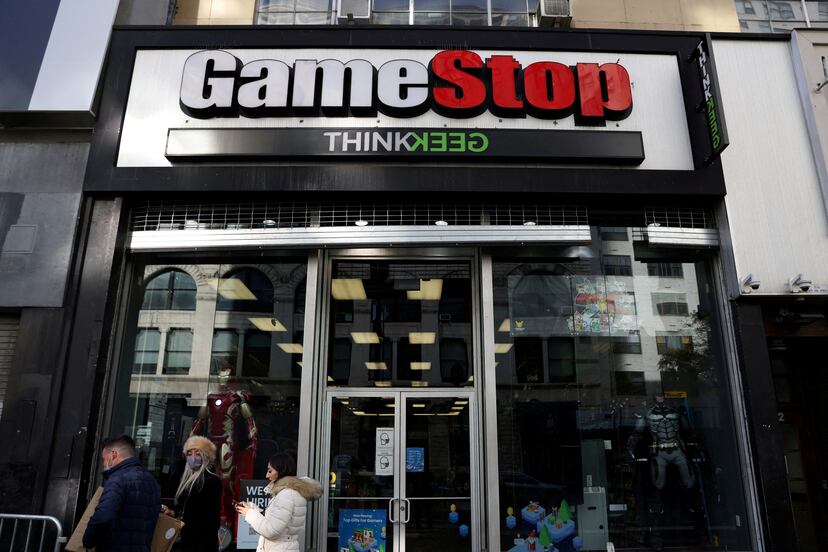Qué ha sido de GameStop, la empresa que hizo temblar a Wall Street ...