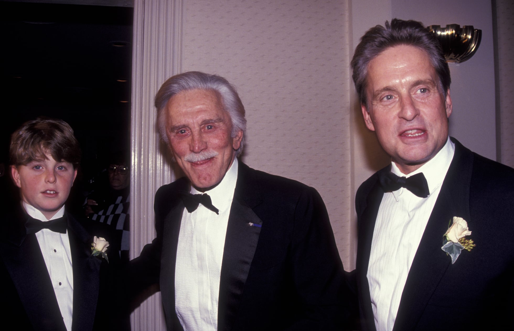 Sexo, aventuras y millones: Michael Douglas, el hombre corriente que ...