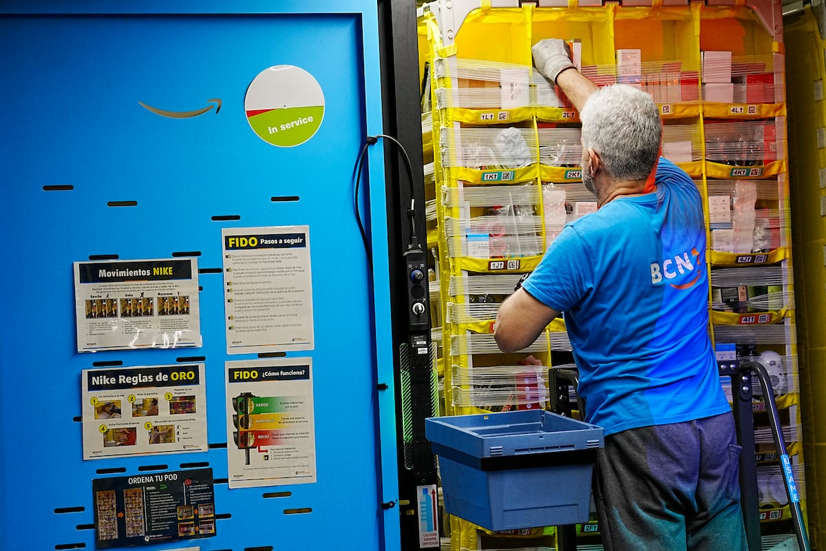 El centro de Amazon en Barcelona: 3.000 empleados y 6.000 robots para ...