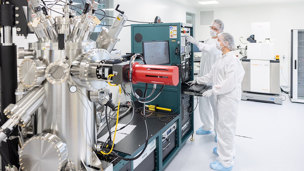 The race is on for a new internet based on quantum physics | Technology ...