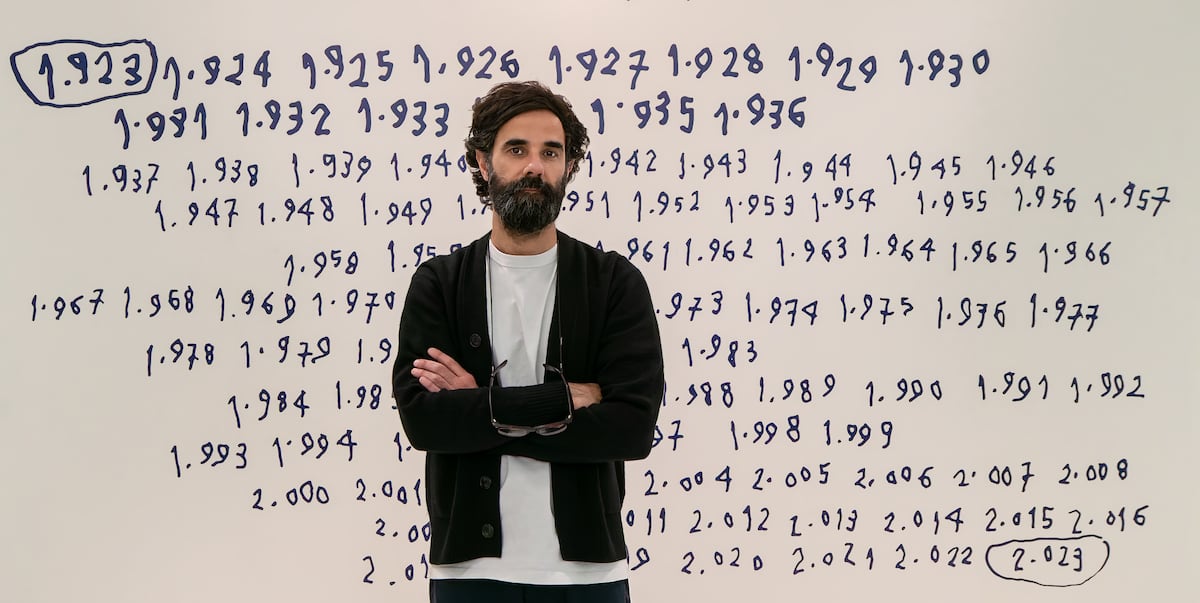 Tito Pérez Mora, el artista y amo de casa que reivindica las labores ...