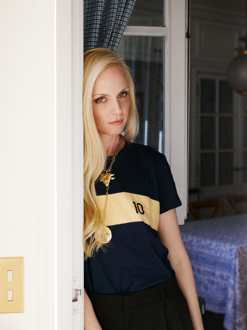 Maradona, libros de culto y psicoanálisis: el piso de Sofía Achaval ...