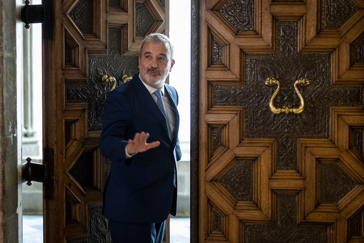 Ada Colau y Xavier Trias dan la espalda a los presupuestos de Jaume ...