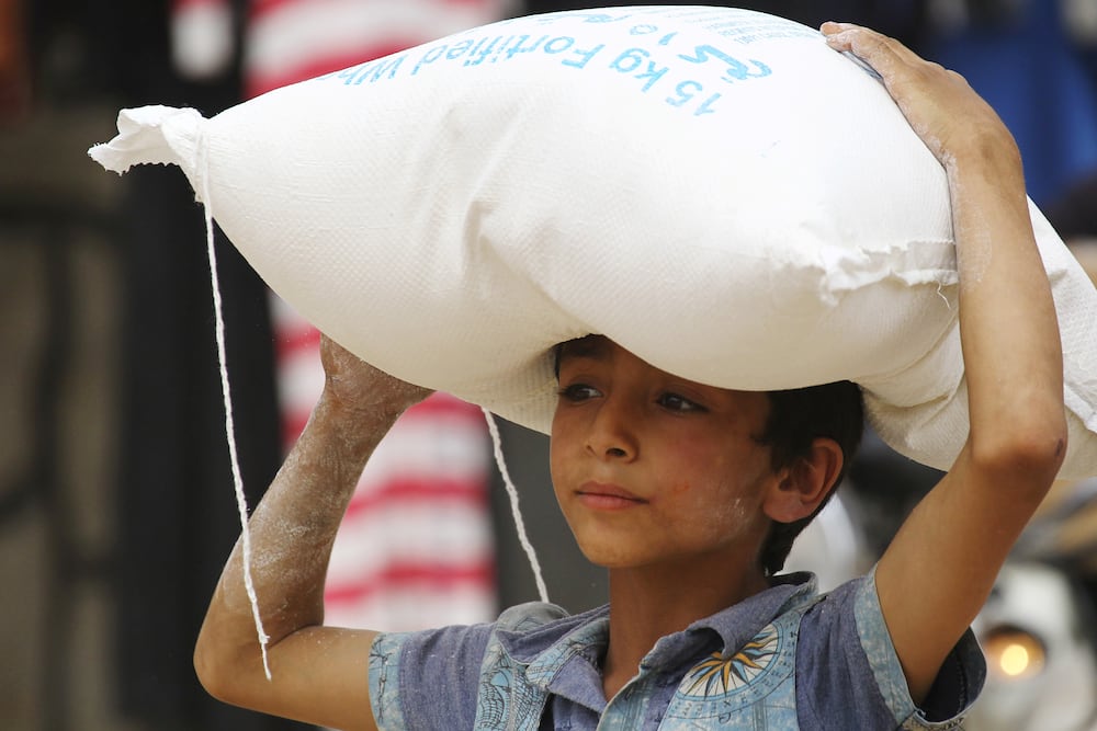 Trece años de oscuridad en Siria, un país que lucha contra el hambre ...