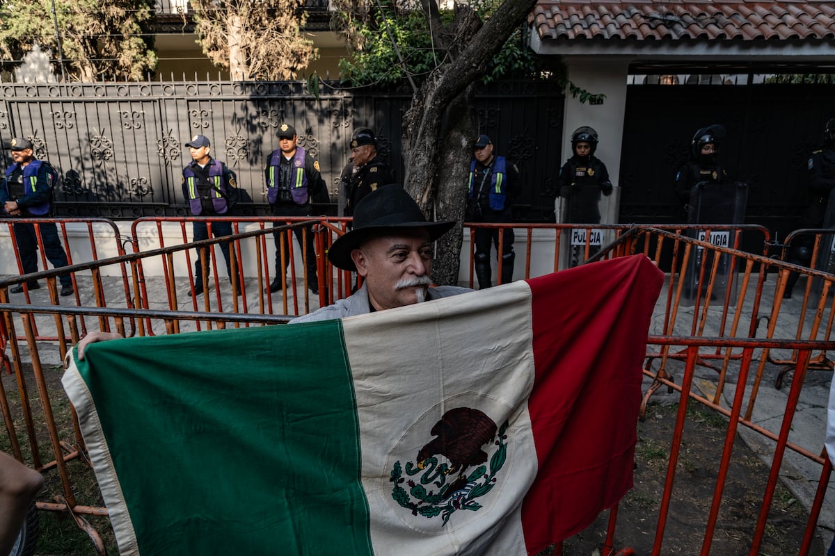 La protesta en la Embajada ecuatoriana de Ciudad de México: del “Noboa ...