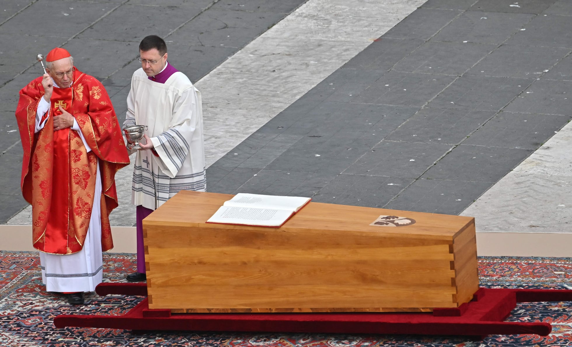 Ratzinger: El funeral del papa Benedicto XVI, en imágenes | Fotos ...