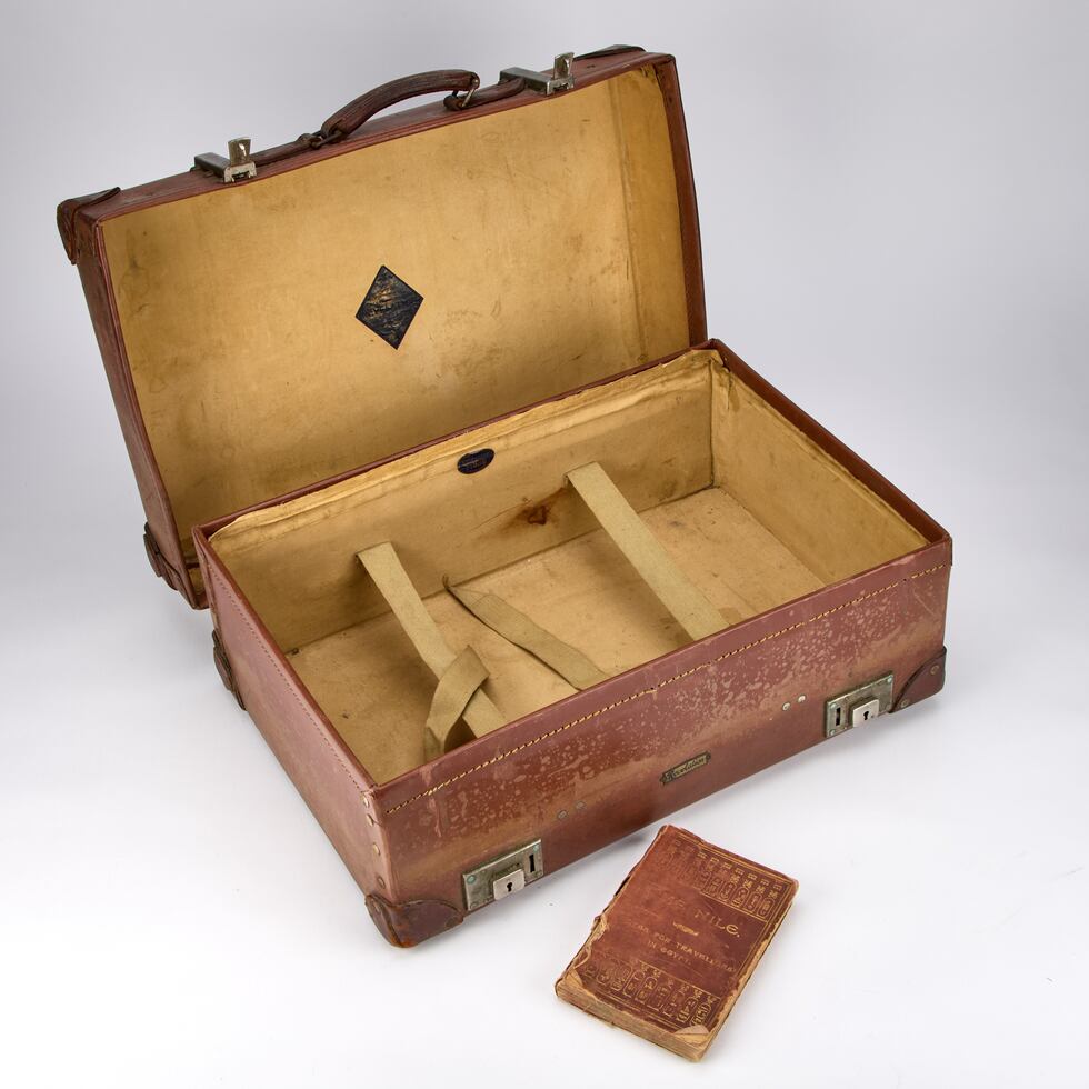 The tomb of Thutmose II and Howard Carter’s suitcase still fascinate ...