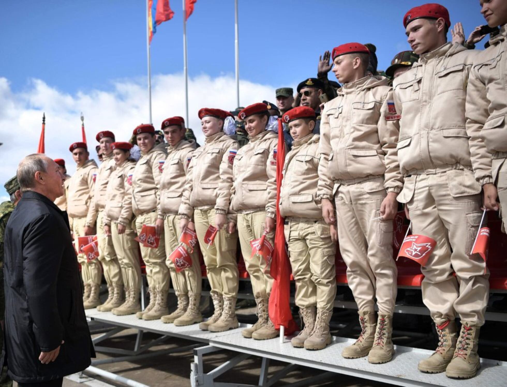 Firing assault rifles and throwing grenades: Russia plans to prepare ...