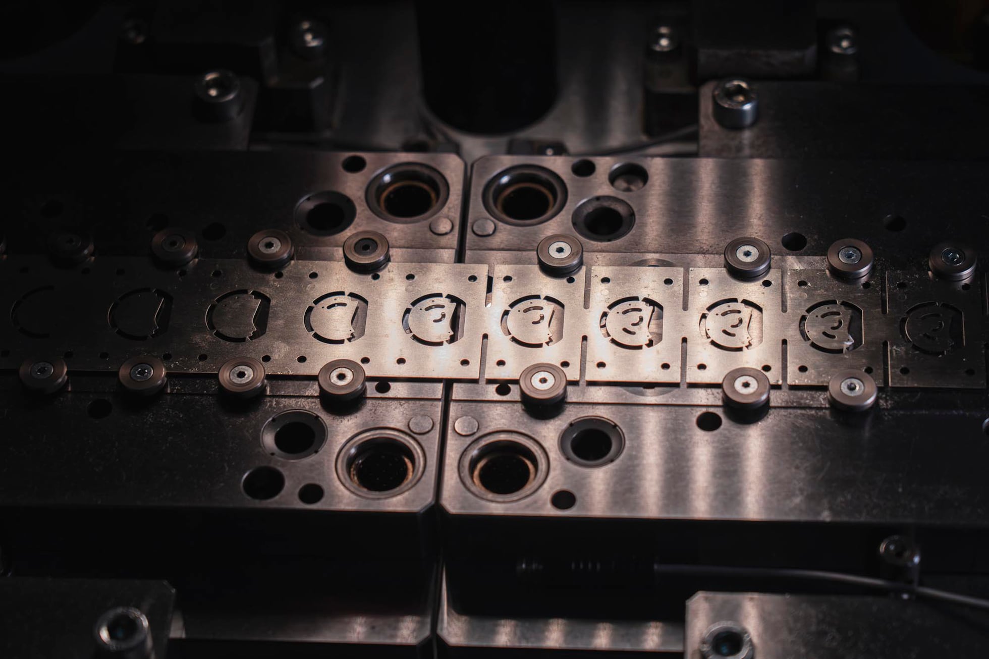 La última locura de moda: largas colas para comprar un reloj que solo ...